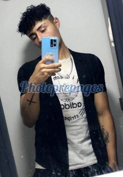Alexander, chico crespo, atractivo y colágeno, listo para satisfacerte. | Photoprepagos